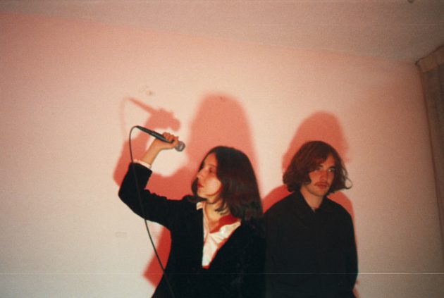 Mint Field announce new album with the crackling “Contingencia” – Beats ...