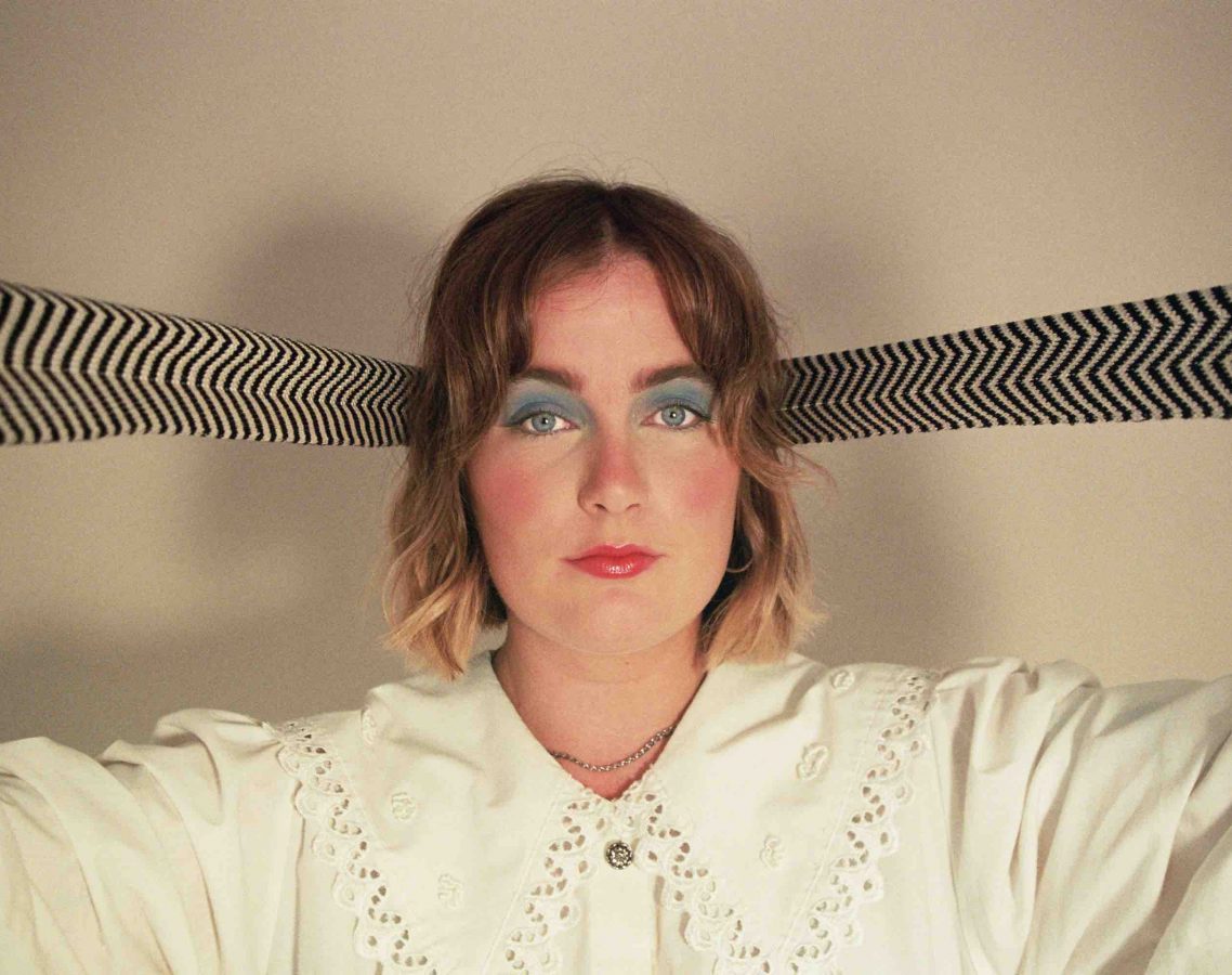 Bristol lo-fi pop duo Robbie & Mona announce debut album with the ...