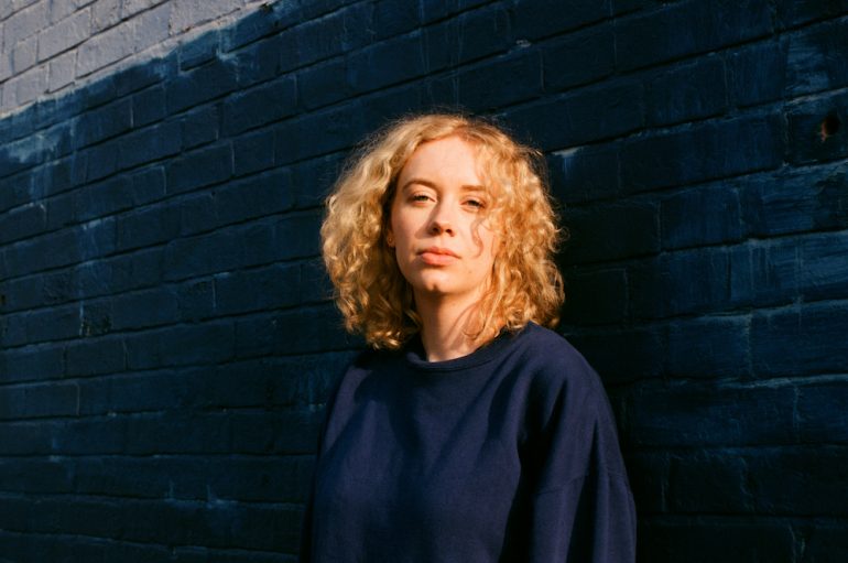 Lizzie Reid dances through disappointment on buzzing new single ...