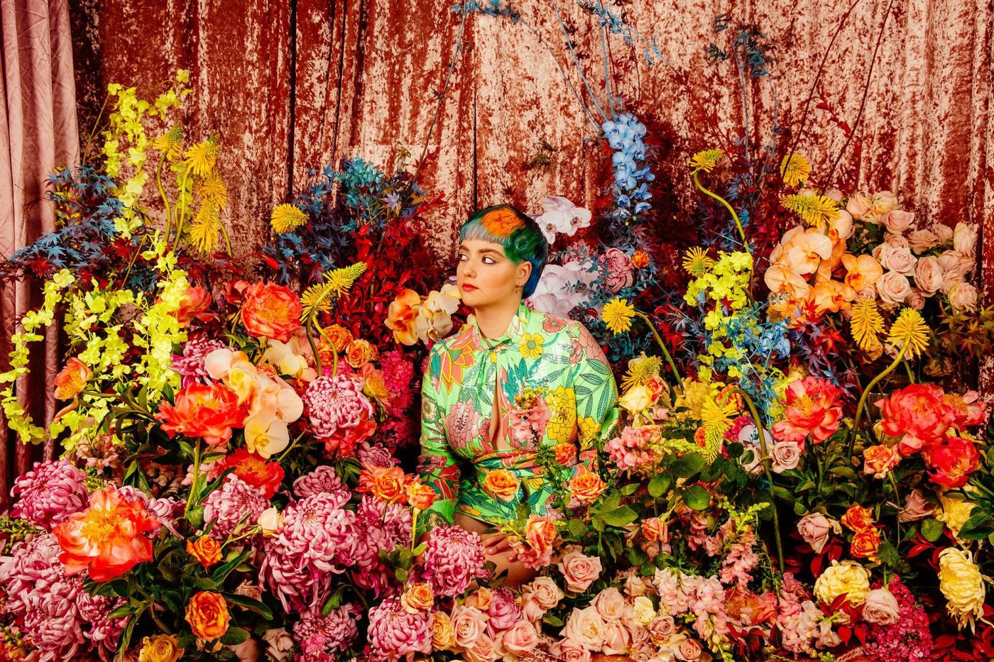 merci, mercy shares the ecstatic yet painful “Into You” – Beats Per Minute