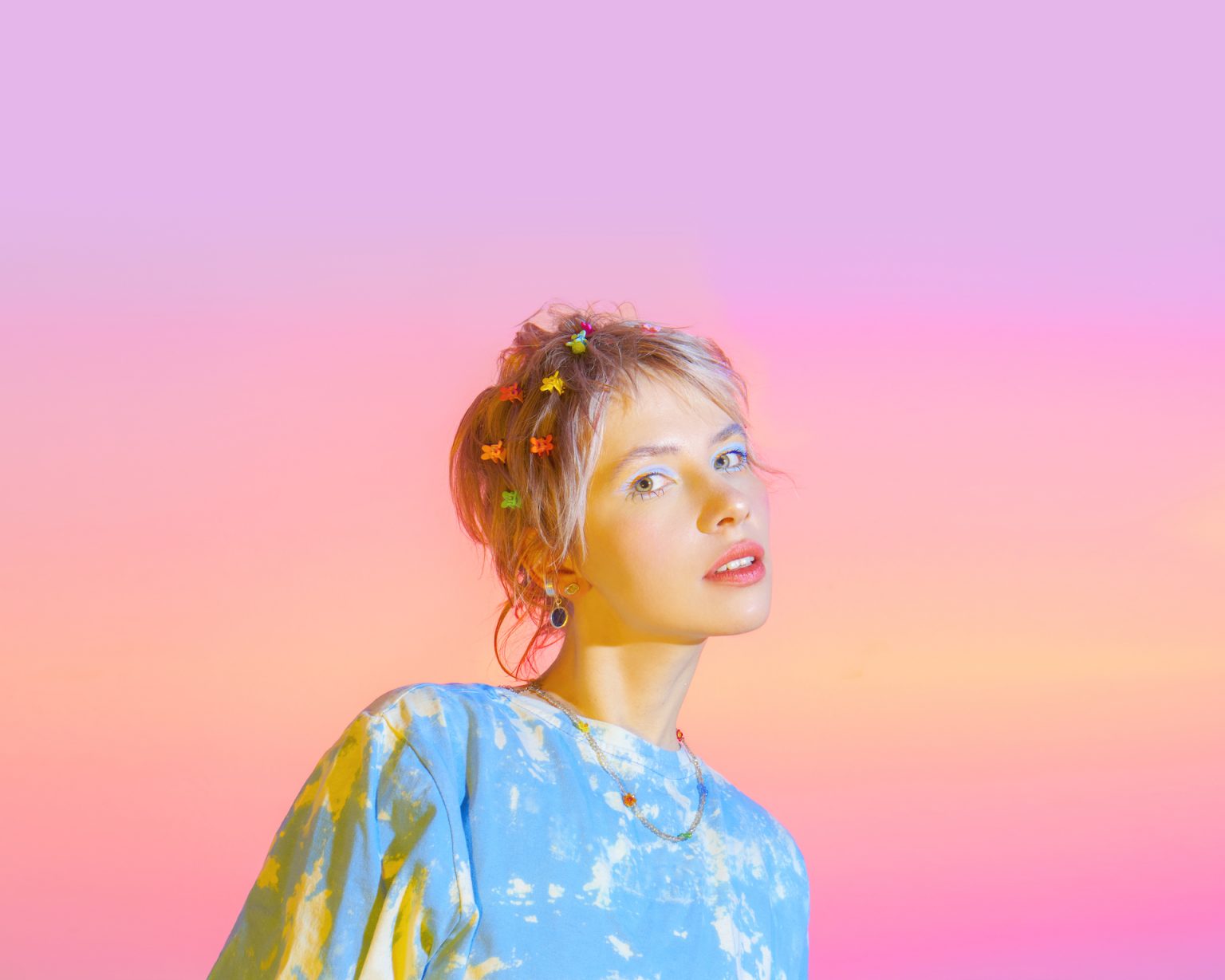 Kate NV frolics through the sparkling “oni (they)”, announces new album ...
