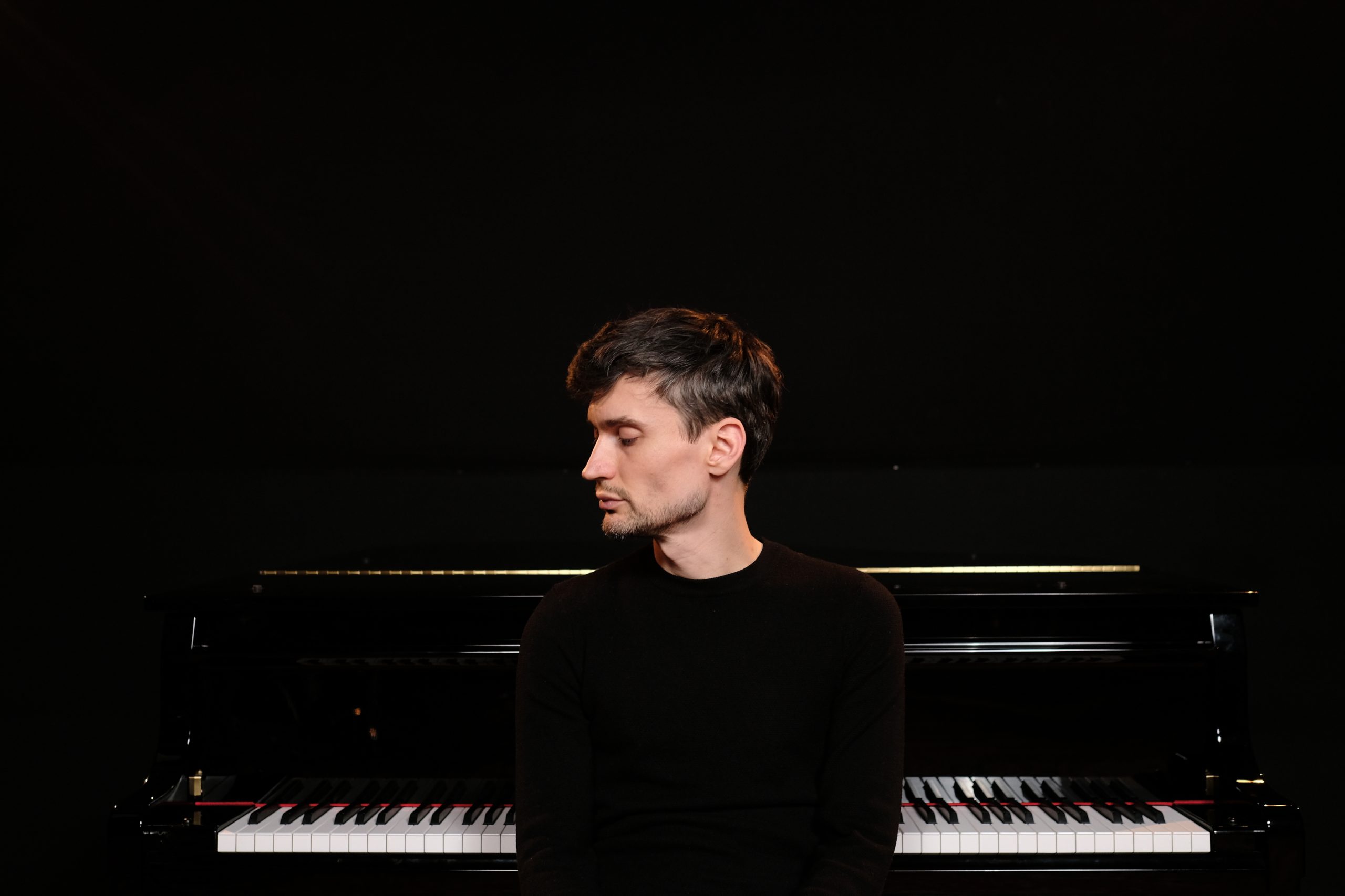 Andrei Irimia offers kaleidoscopic visuals while luxuriating in the neo ...