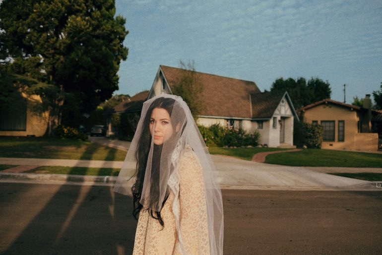 Luna Shadows uses hair as a metaphor in “Stay Mad” – Beats Per Minute