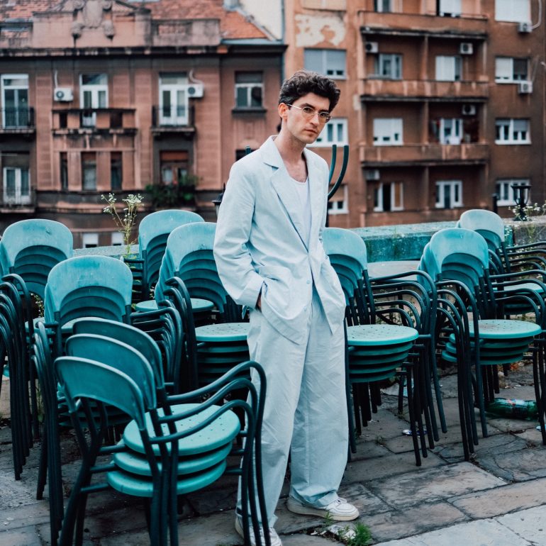 Dima Midborn’s unmistakable bass is back on “Futur” – Beats Per Minute