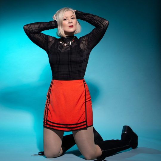 Laura Musgrave brings retro magic to “Habit of a Lifetime” – Beats Per ...